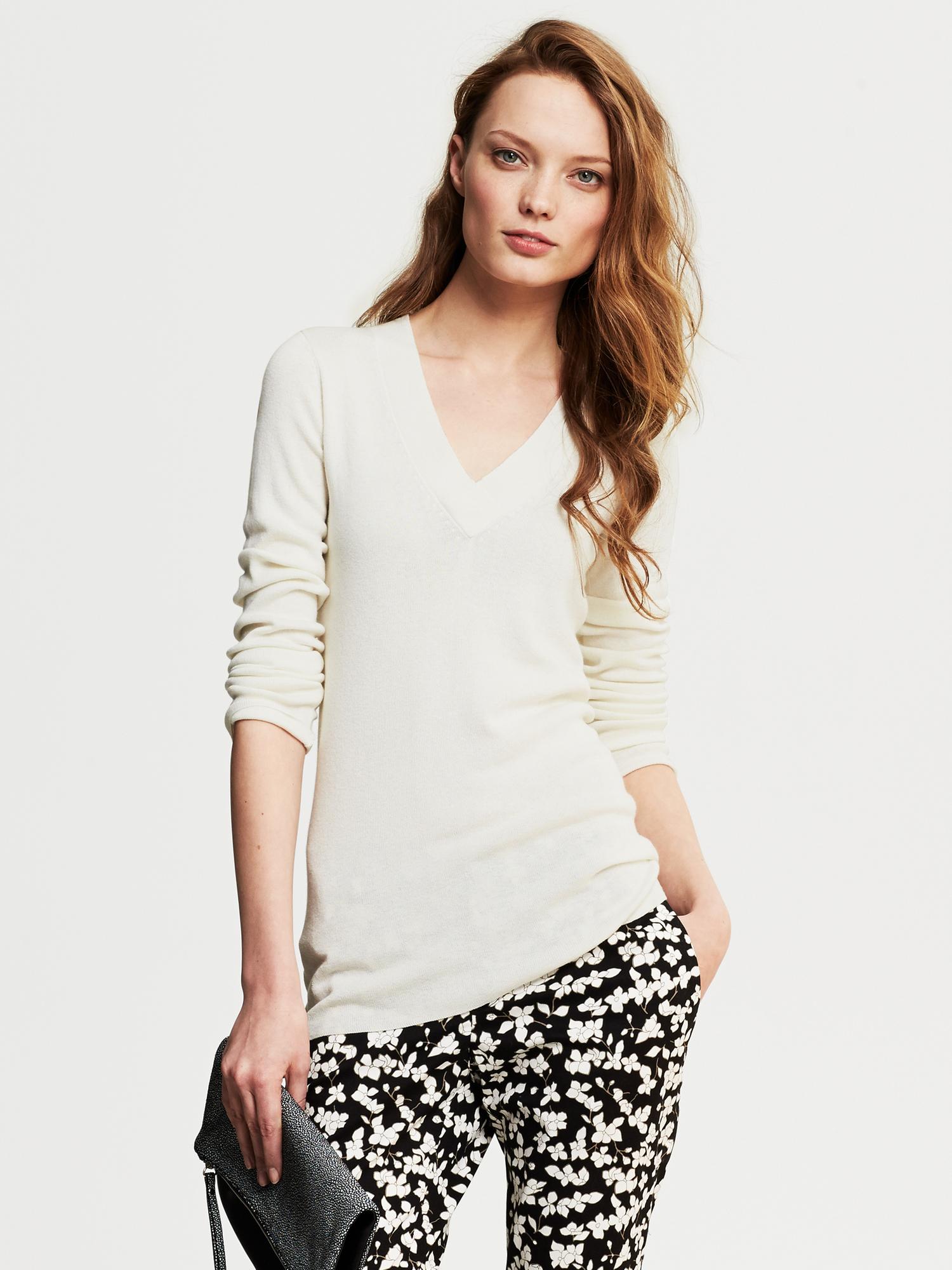 Silk-Cotton Essential Vee | Banana Republic