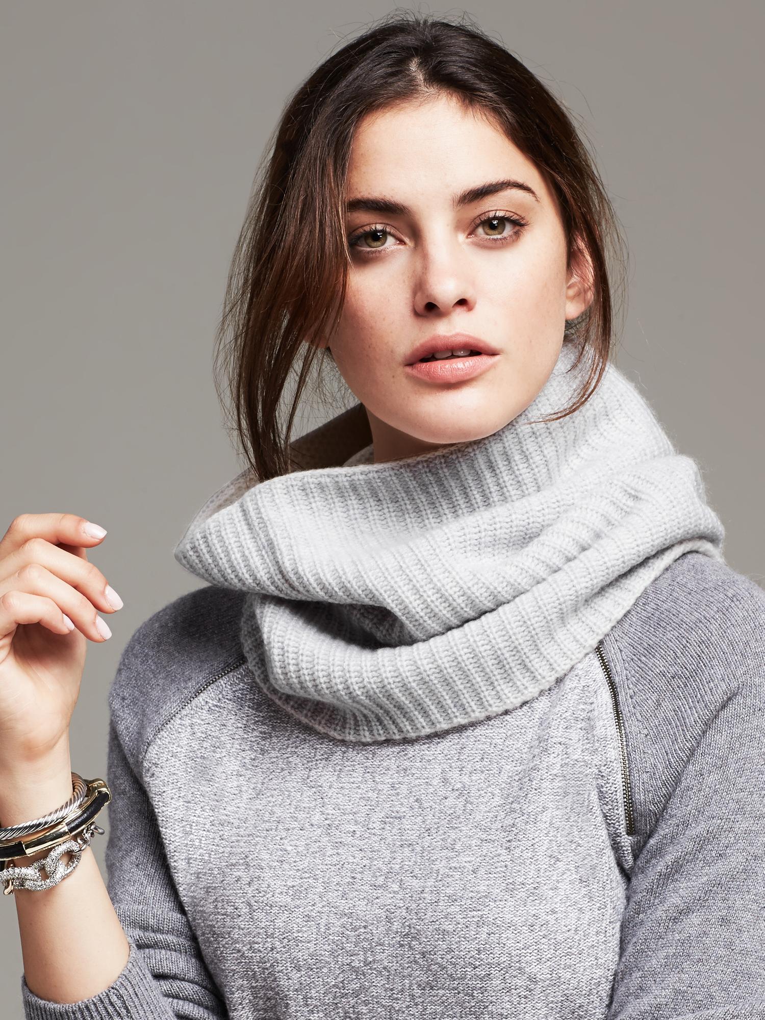 Reversible Cashmere Snood | Banana Republic