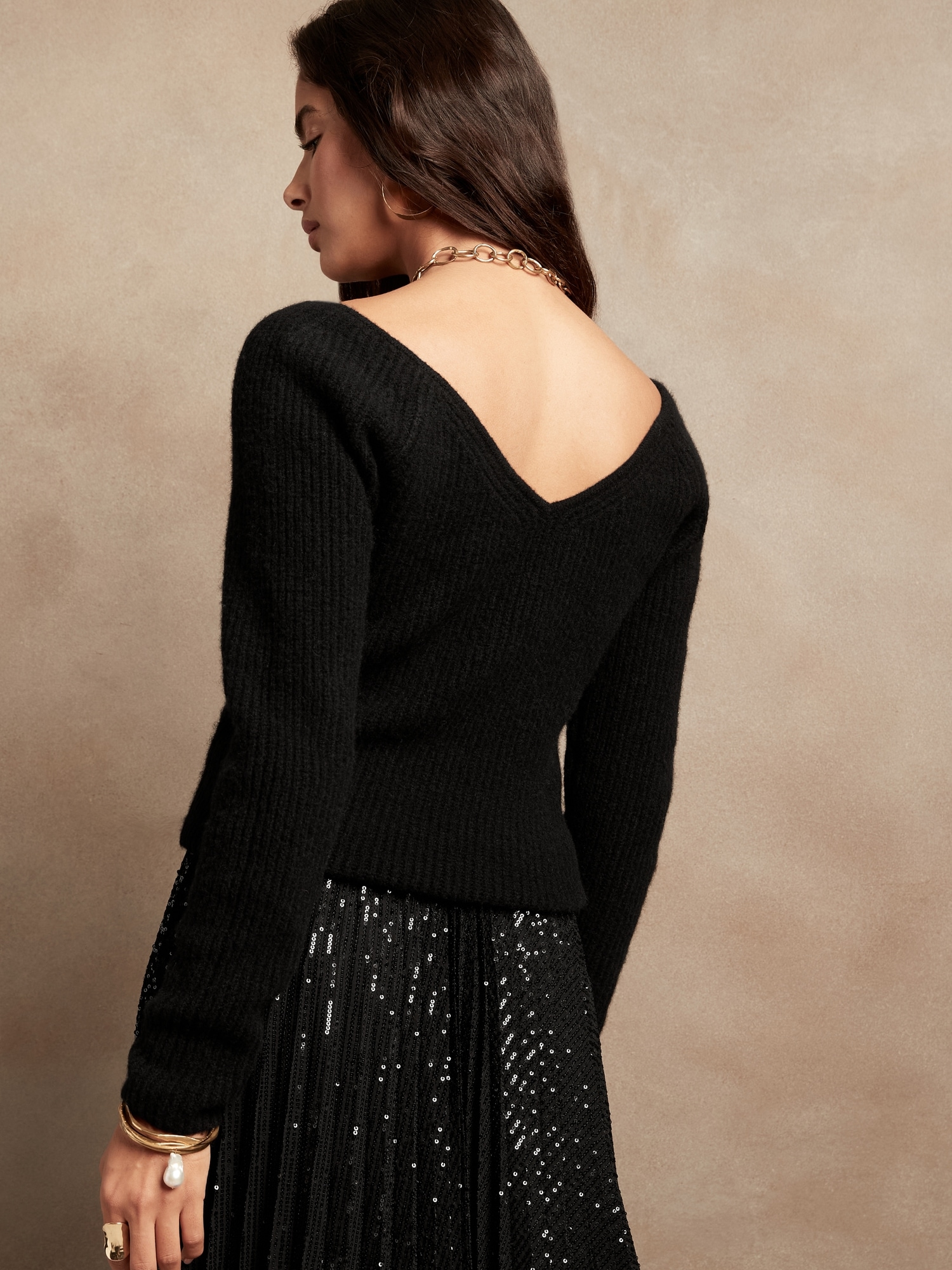 Wide V-Neck Sweater Top | Banana Republic