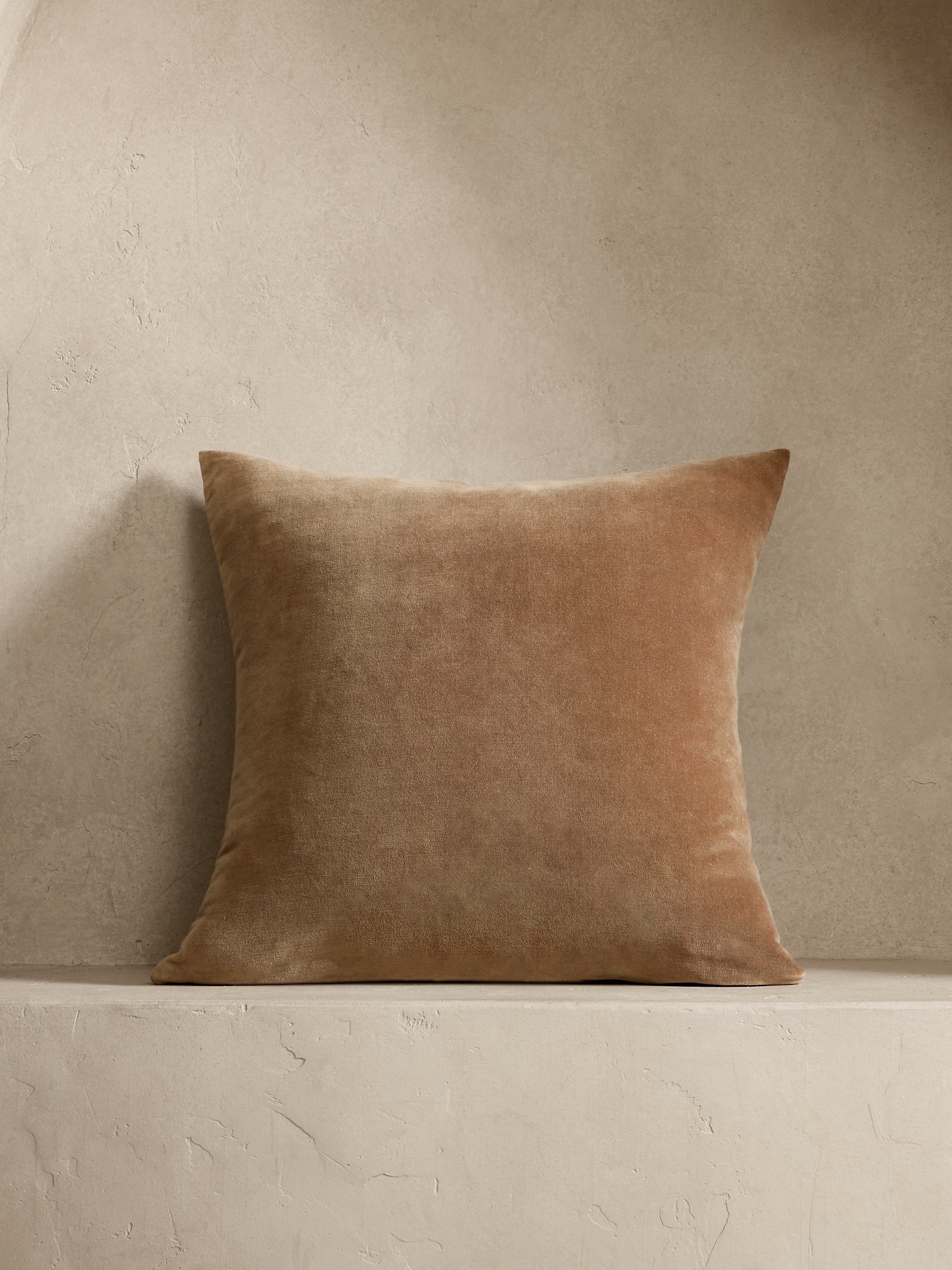 Timeless Velvet Pillow | Banana Republic