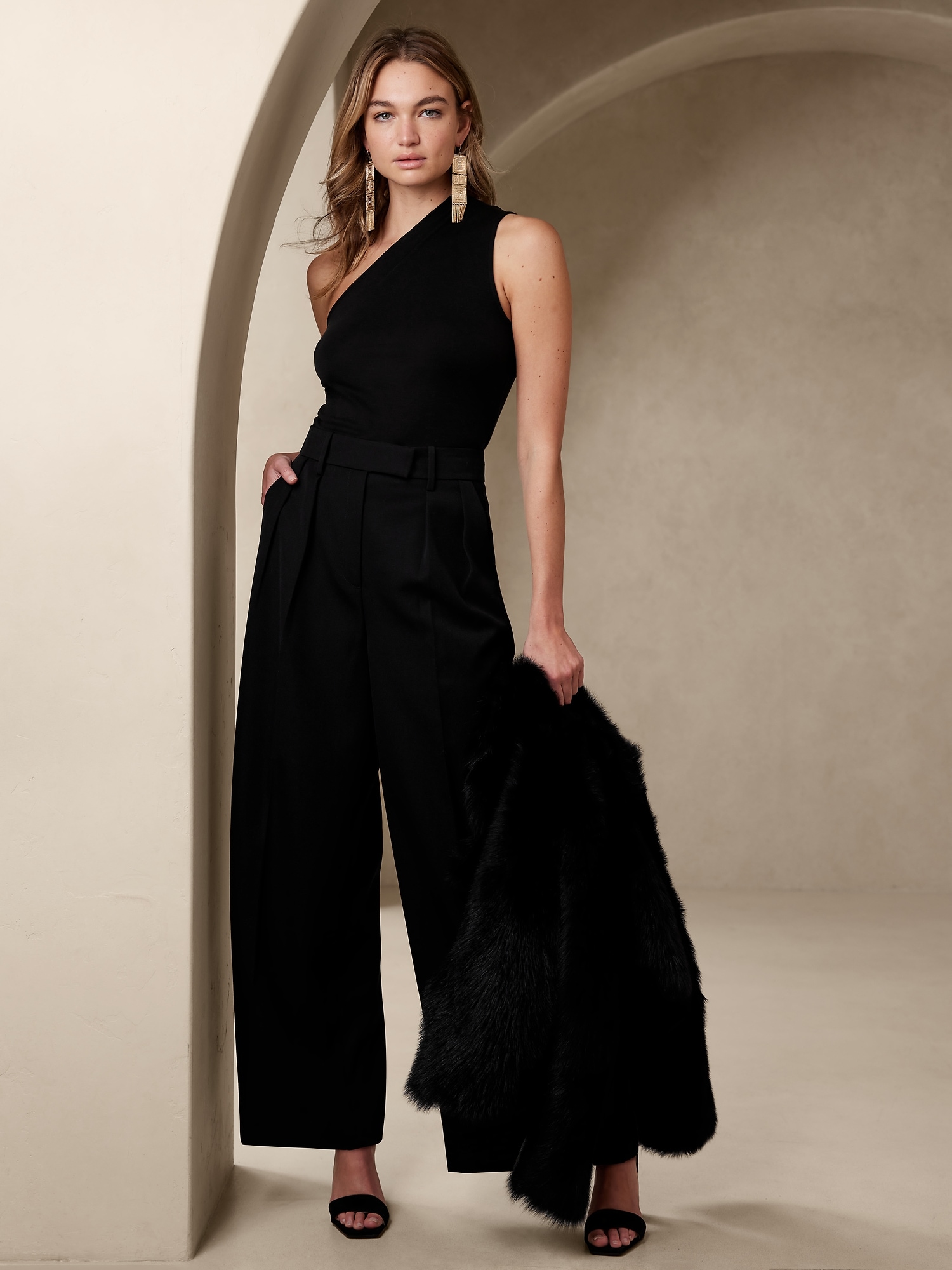 TENCEL™-Wool One-Shoulder Top | Banana Republic