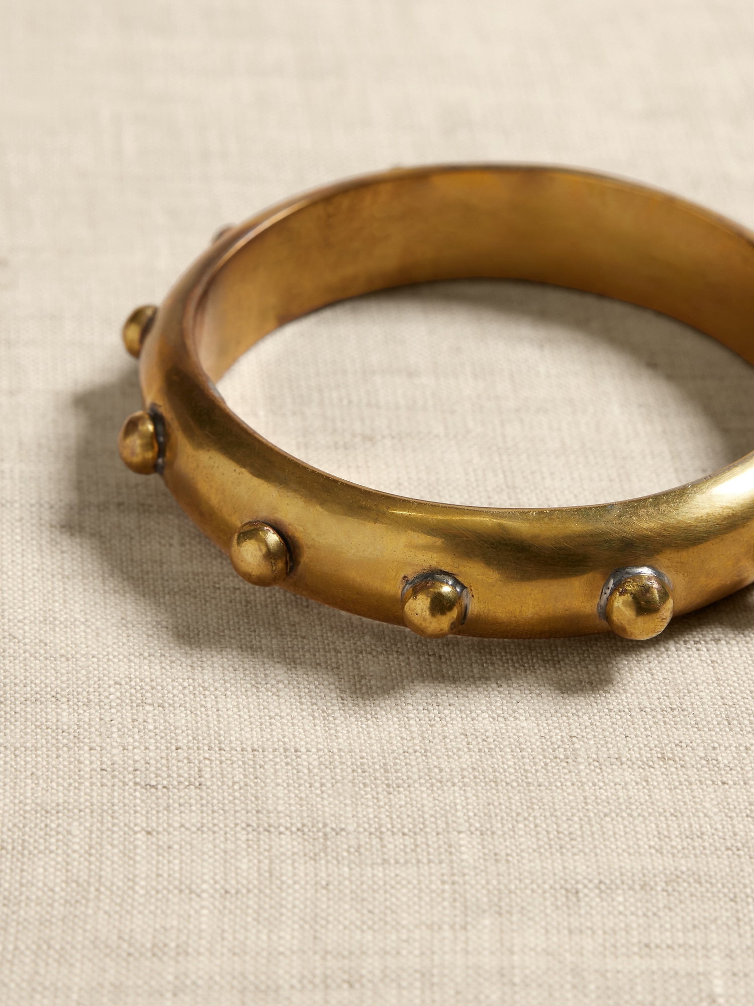 Hebba Thick Bangle | Hamimi | Banana Republic