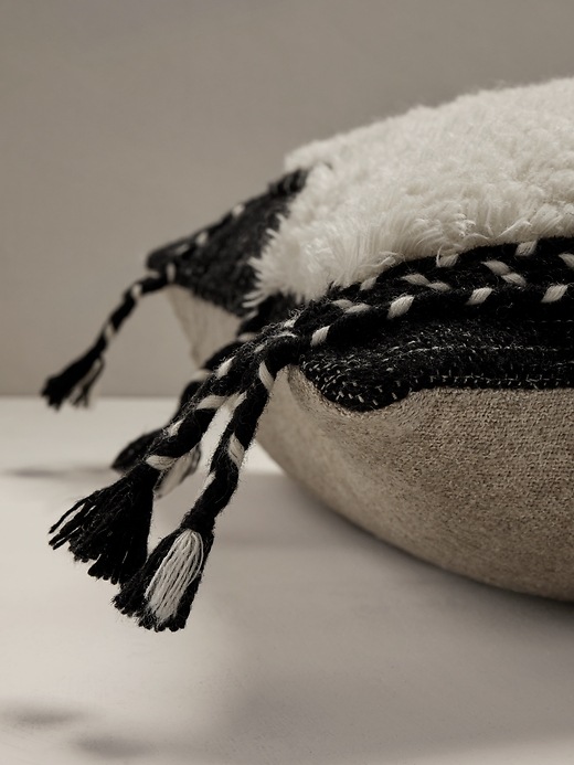 Echo Wool Pillow | Banana Republic